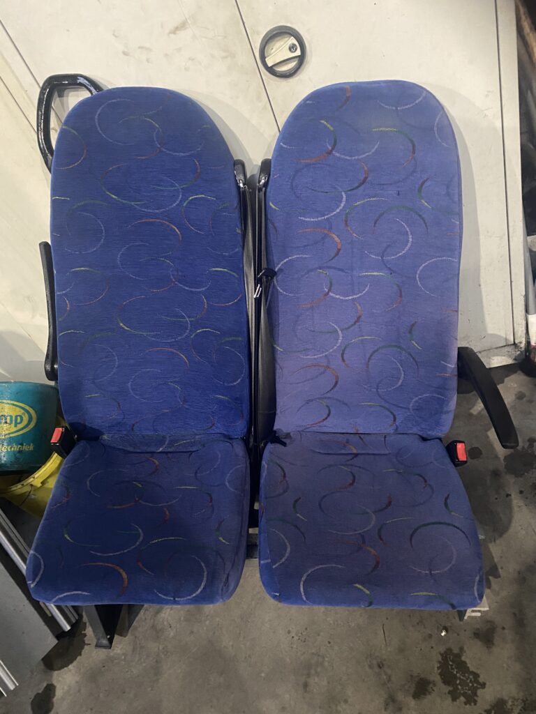 Sitze Man Mercedes Setra Neoplan. Dreipunktgurt. Armlehnen ...